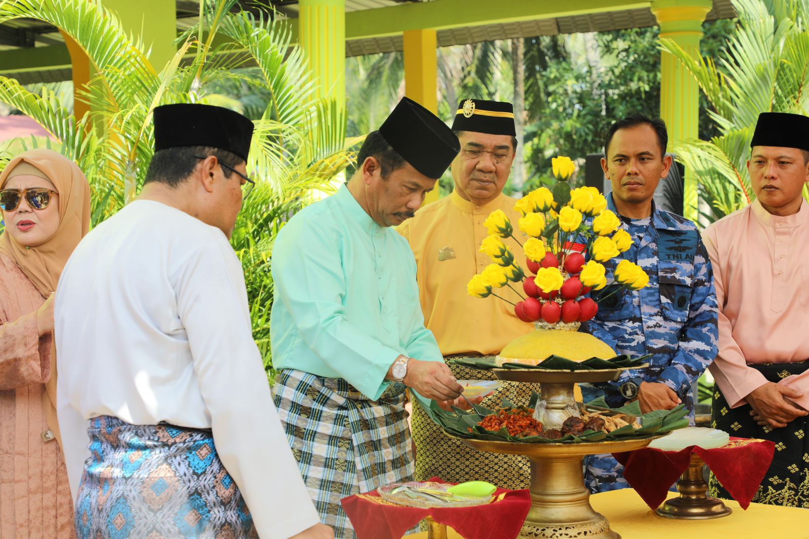 Ziarah ke Makam Zuriah Nong Isa, Kepala BP Batam Akan Jadikan Nongsa ...